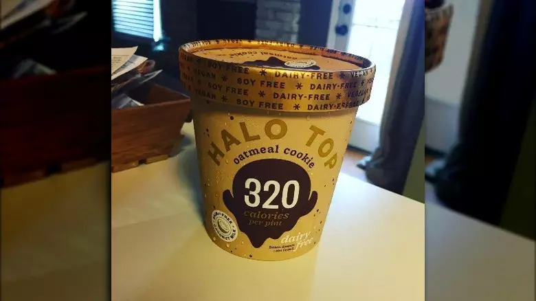 Oatmeal cookie ice cream mula sa Halo Top