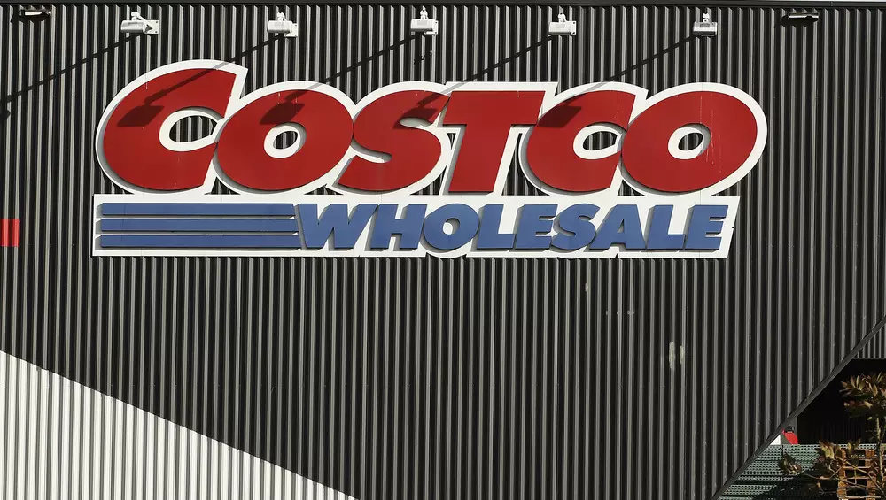 Comhartha taobh amuigh Costco