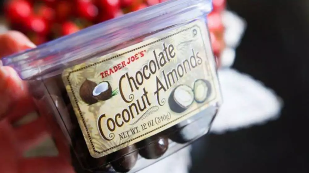 Trader Joe's Chocolate Txiv maj phaub Almonds