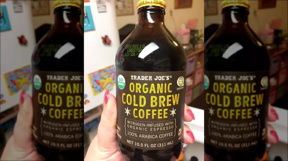 Onye na-ere ahịa Joe's Cold Brew Kọfị