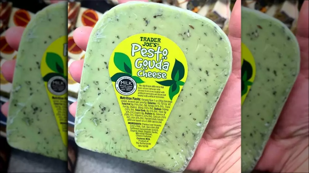 Tus tub luam Joe's Pesto Gouda Cheese