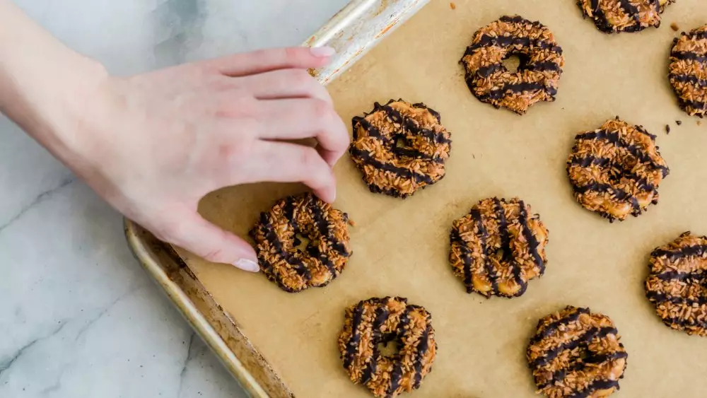 Caramel DeLites jeung Samoa cookies