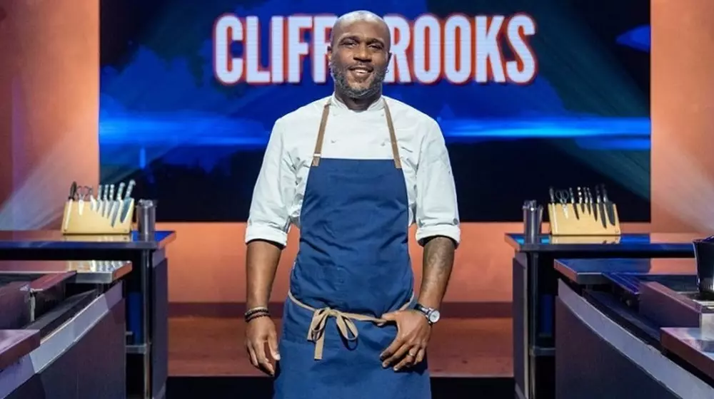 Cliff Crooks mit Messern