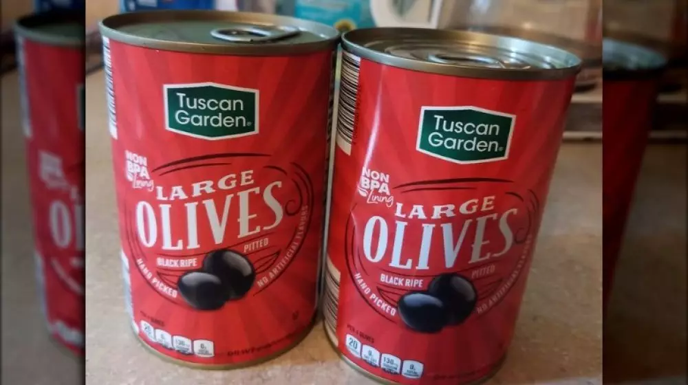 Aldi बाट Tuscan Garden ठूलो कालो जैतून