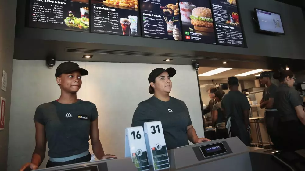 mytí rukou zaměstnanců mcdonalds