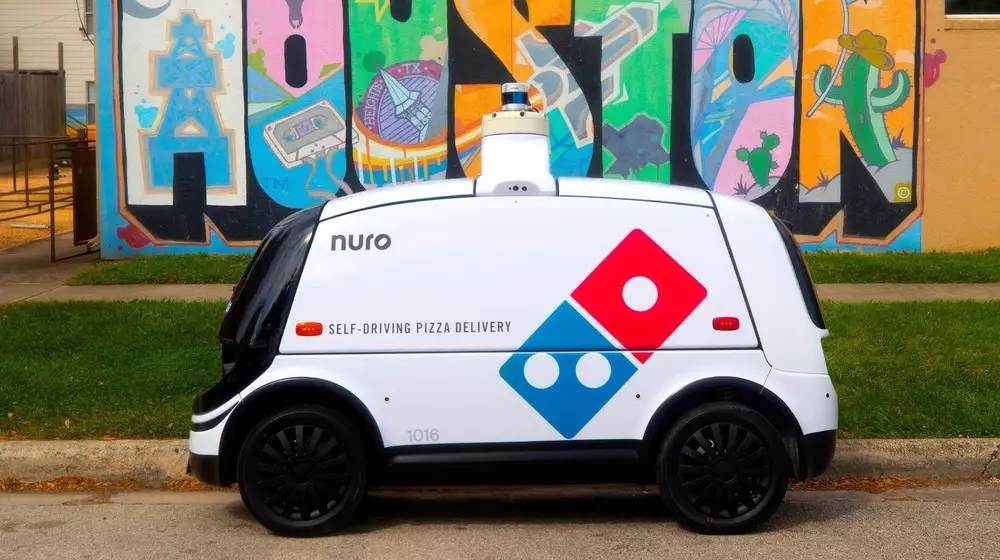 Dominos robot levering