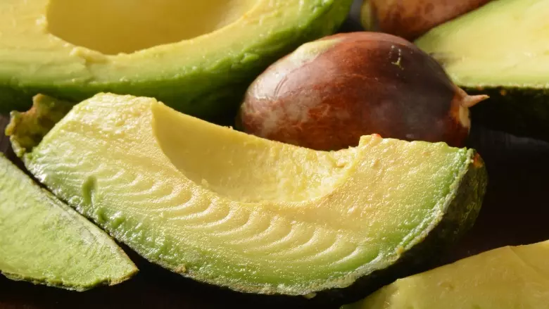 Hoe de avocado onder de knie te krijgen? 525_3