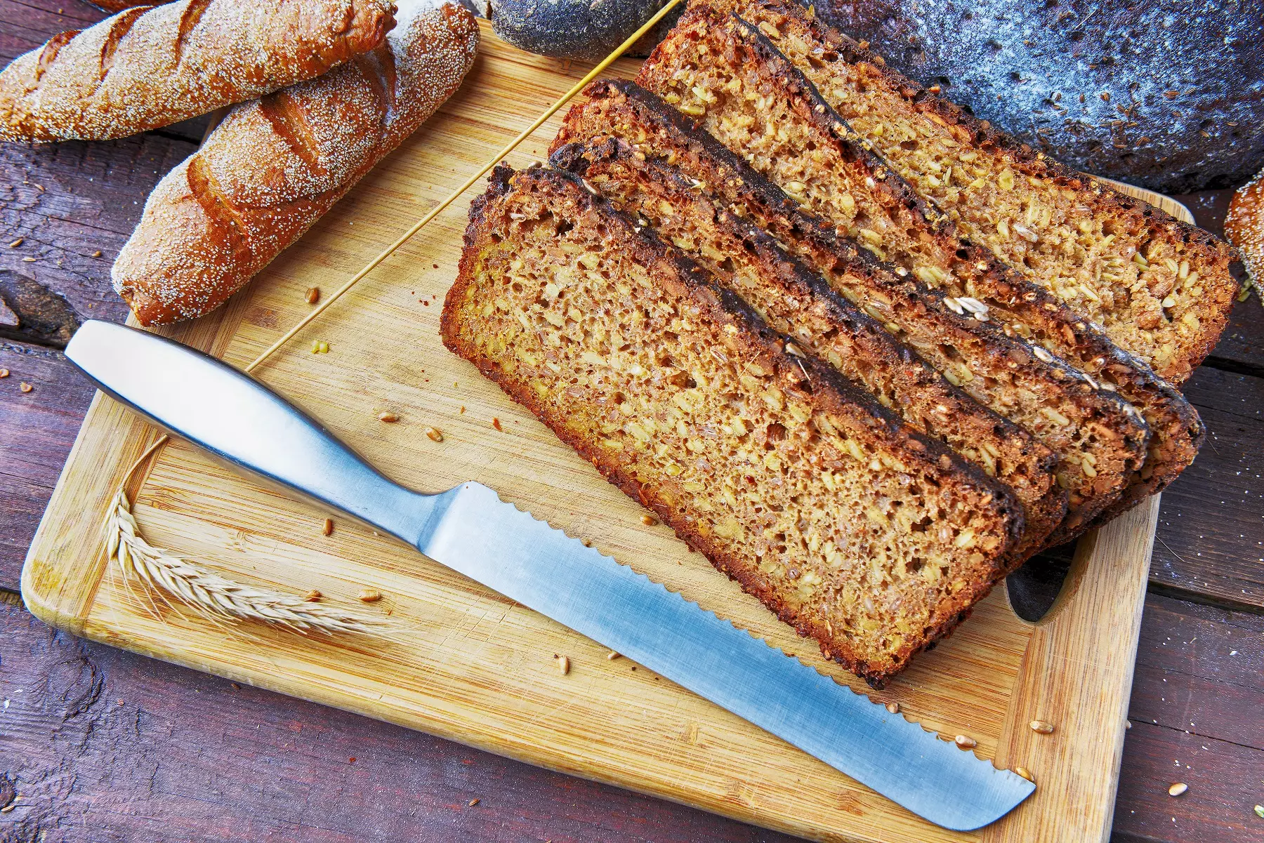 Lahat ng Gusto Mong Malaman Tungkol sa Sprouted Bread