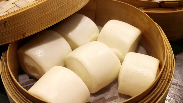 Mantou ni a steamer