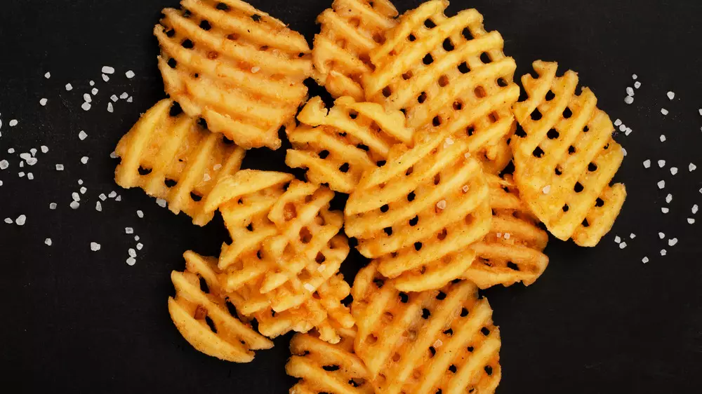 Waffle fries agus salann