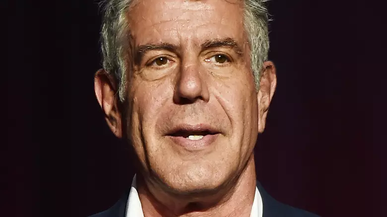 Anthony Bourdain waqt avveniment ta' taħdit