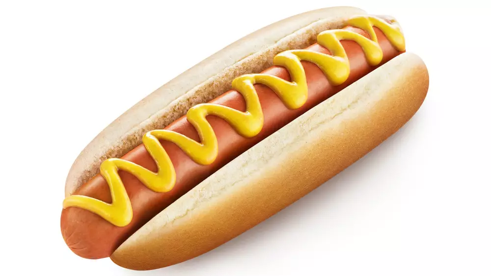 Hot dog fuq bun bil-mustarda