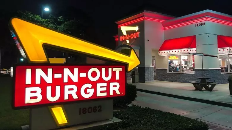 mu-n-out burger