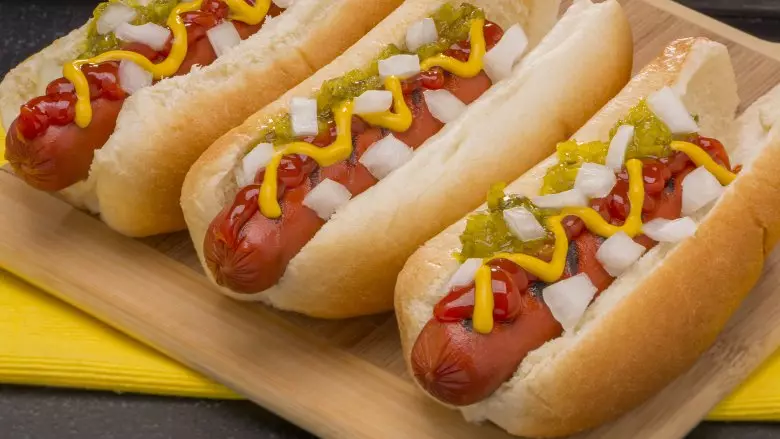 Những điều bạn chưa biết về Hot Dog $ 1 của Costco