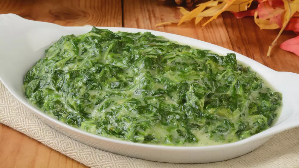 Gamay nga casserole dish sa spinach