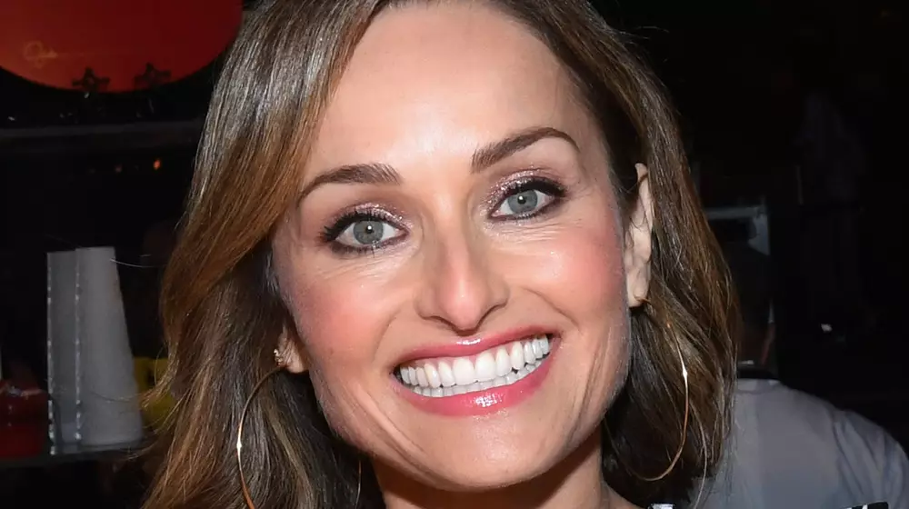 Giada De Laurentiis gülümsüyor