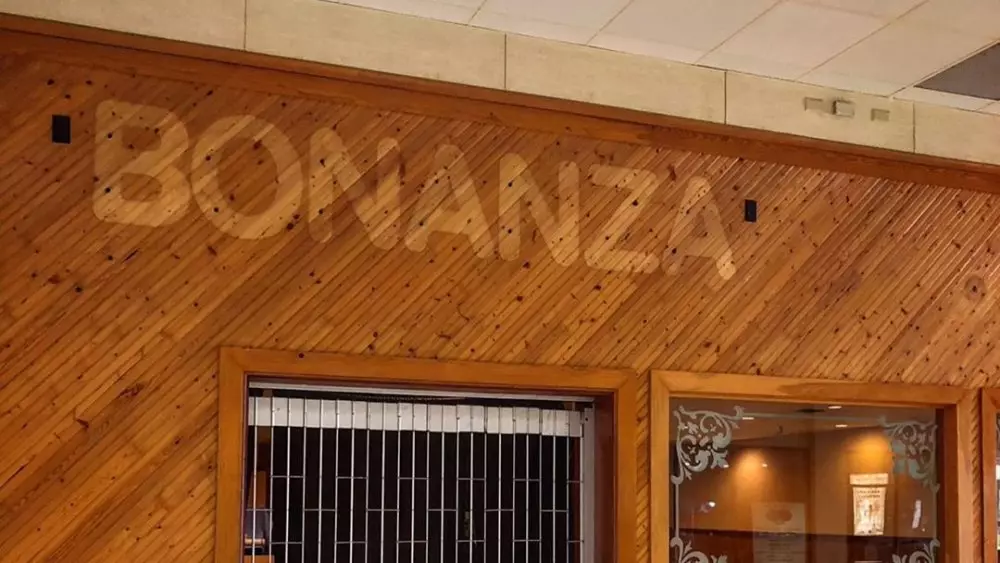 Setšoantšo se emelang lebenkele la Bonanza Steakhouse