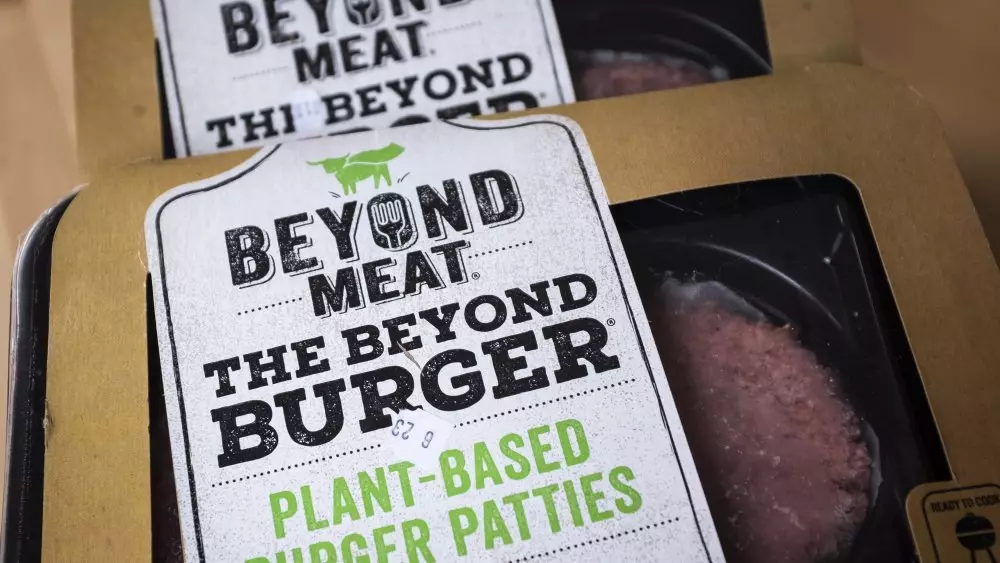 Beyond Meat plant-bazita hamburgerpakaĵo