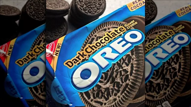 oreos ya chokoleti ya giza