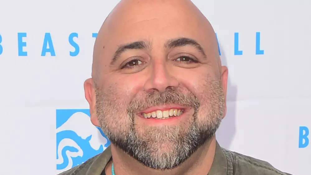 Duff Goldman naeratab