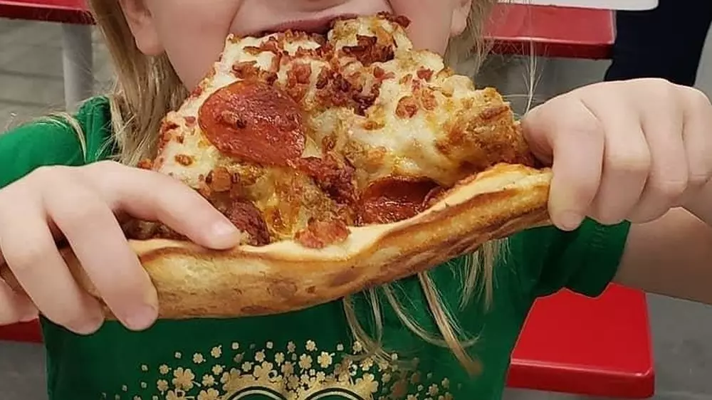 pizza từ quán cà phê sam's club