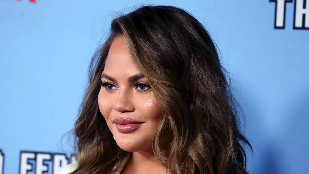 Chrissy Teigen thừa nhận cô ấy sẽ ăn thịt người