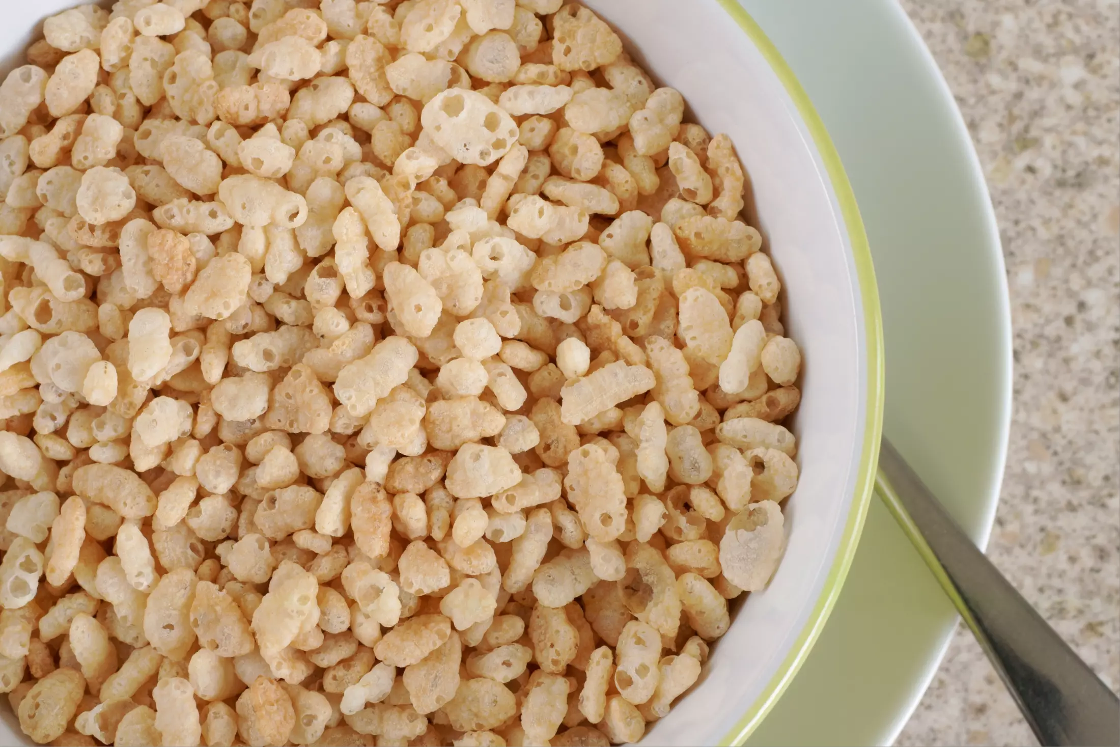 Skutečný důvod Rice Krispies Snap, praskání a pop