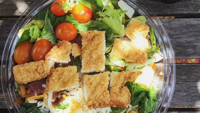Fastfood salades dy't ekstreem net sûn binne 6385_6