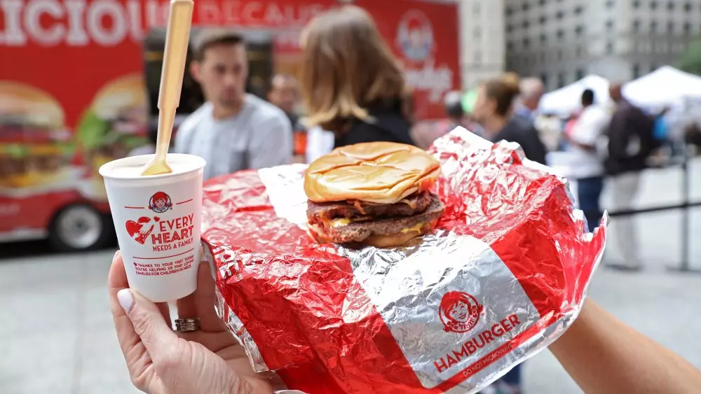 wendy's burger og frosty