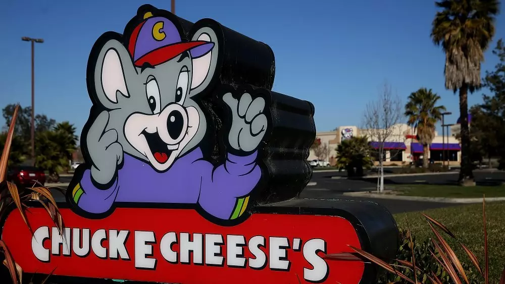 Signage sa Chuck E Cheese