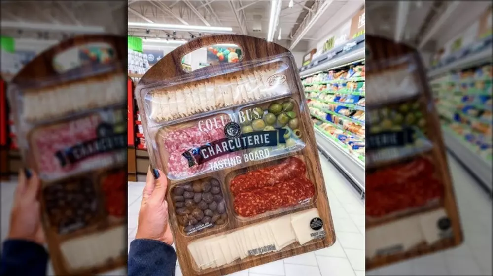 Aldi's mini charcuterie looxa