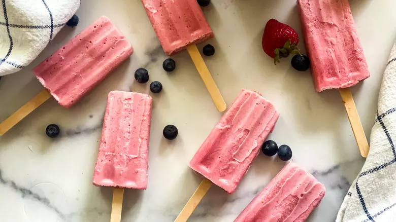 strawberry smoothie popsicles kalawan berries