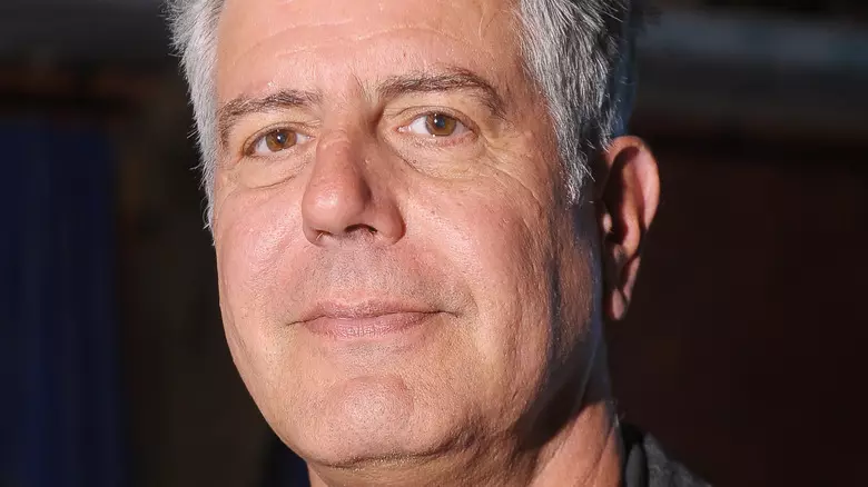 Anthony Bourdain mesem