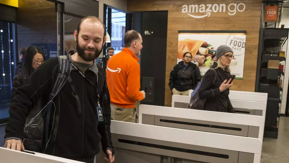 Abathengi baskena endaweni ye-Amazon Go