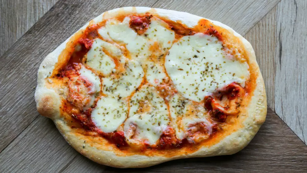 بيتزا نابولي