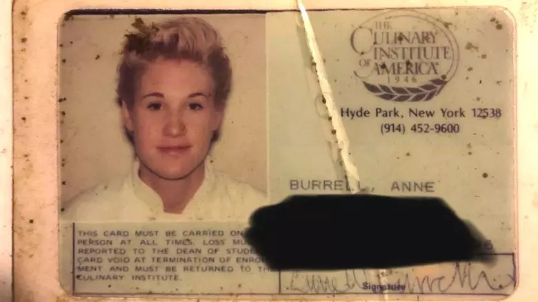 Anne Burrell's CIA-identifikaasjekaart