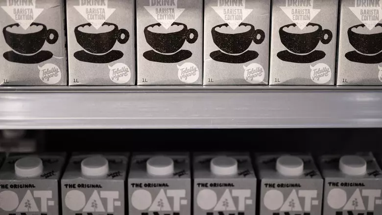 ນົມ oatly oat