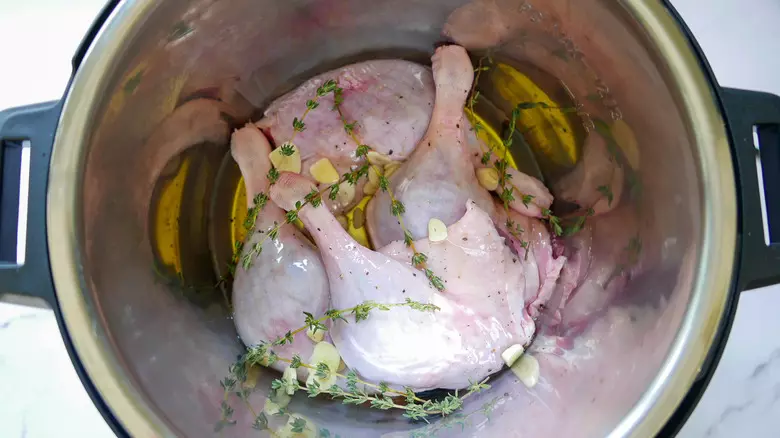 තාරා confit in slow cooker