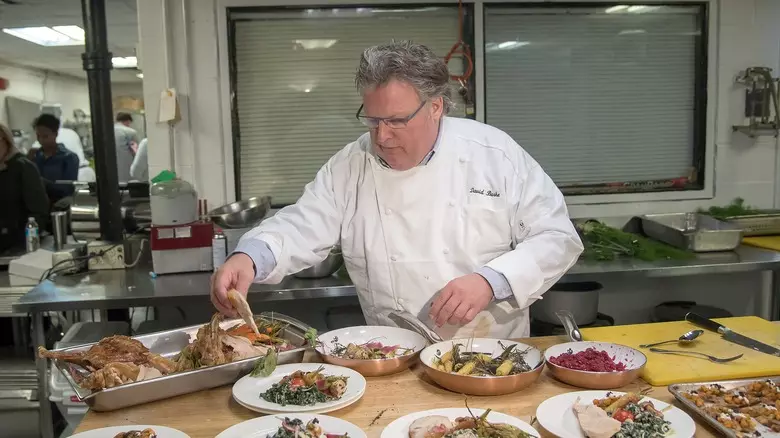 Kang Oki David Burke piring plating