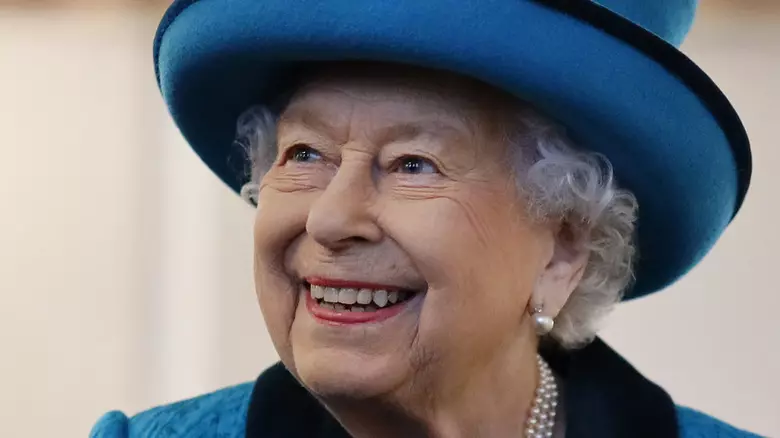 Tembakan kepala Ratu Elizabeth