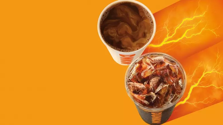 Dunkin' Donuts Cafea cu taxă suplimentară fierbinte și cu gheață