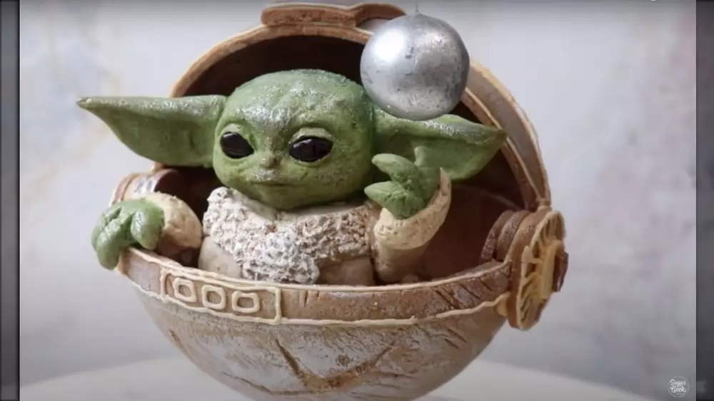 Baby Yoda magħmul minn gingerbread