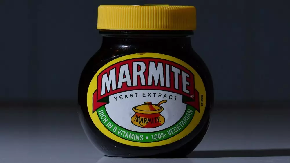 Ein Glas Marmite