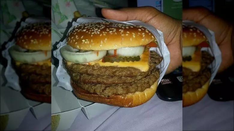 Triple Whopper бо панир аз Burger King