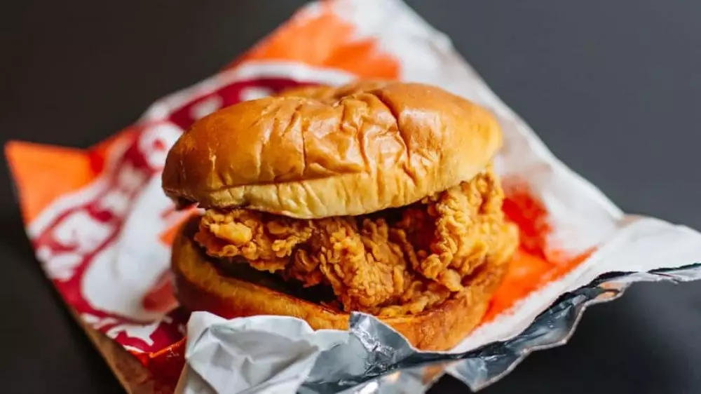 popeyes huku sandwich