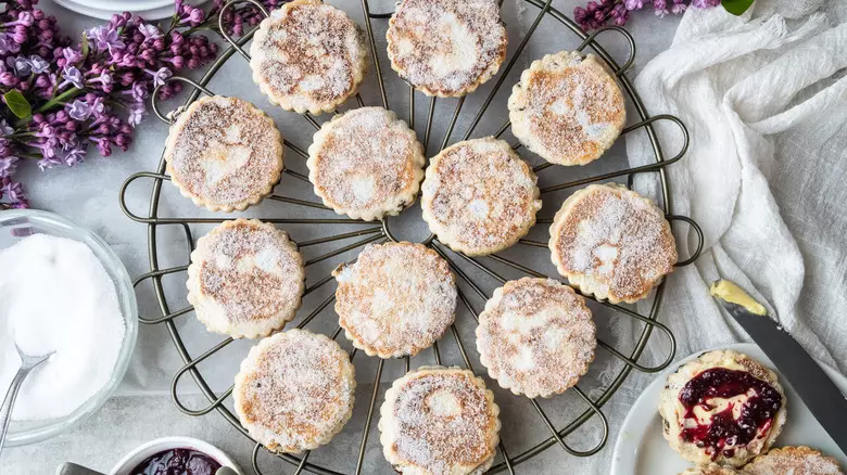 Welsh cakes op cooling rack