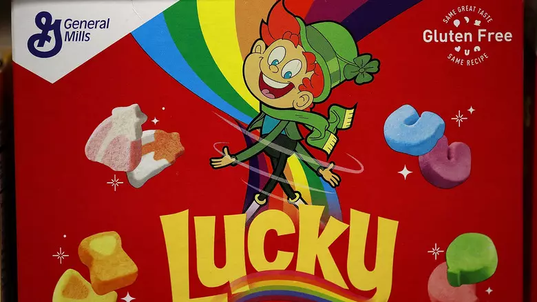 Bahagian luar sekotak Lucky Charms