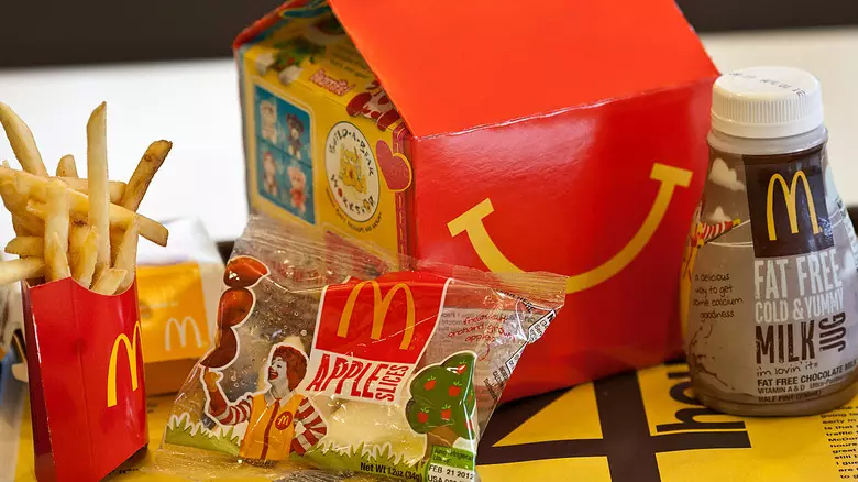 Happy meal box ng McDonald