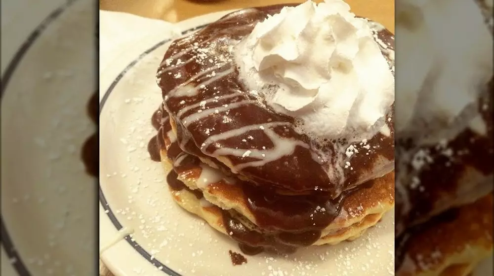 IHOP Cinn-A-Stack krep