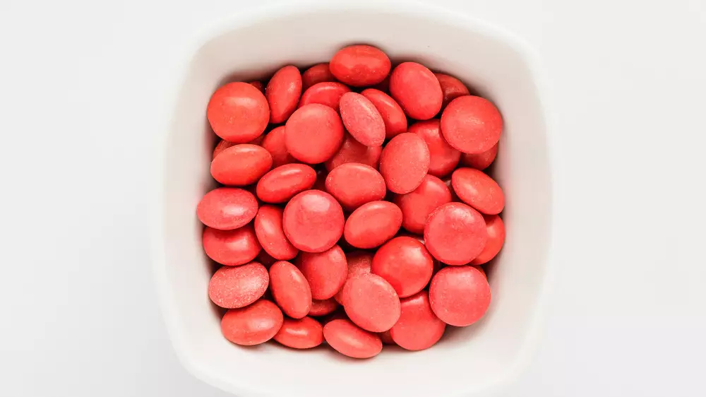 Red M&Ms වර්ගයේ කැන්ඩි